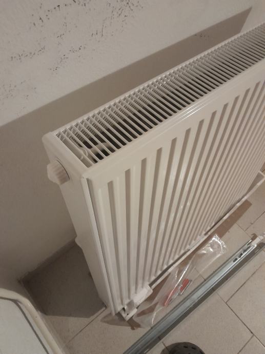 Radiator KORADO 900×800 sredinjski priklop