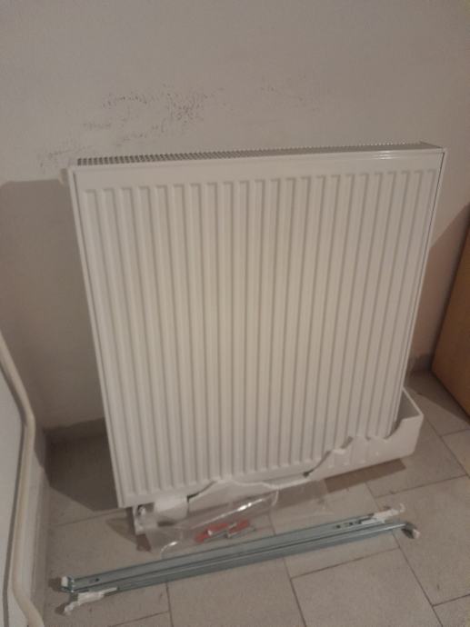 Radiator KORADO 900×800 sredinjski priklop