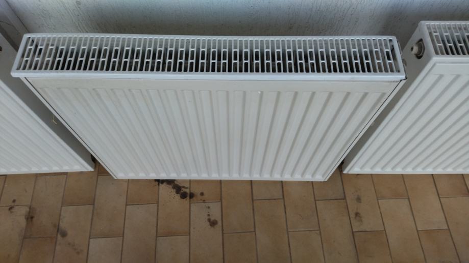 Radiatorji za centralno ogrevanje z ventili in nosilci