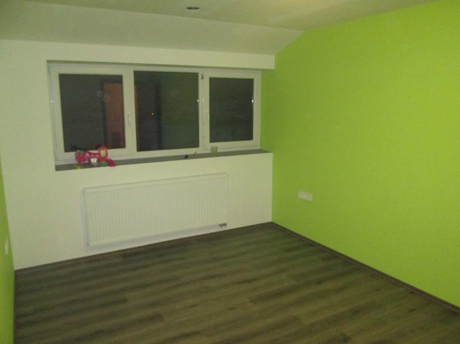 Radiatorji Korado/Bial, priklop spodaj L ali D, s priklopom in nosilci