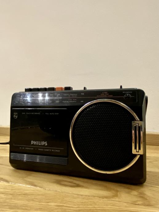 Philips radio D7180 - kasetnik DC, na baterije