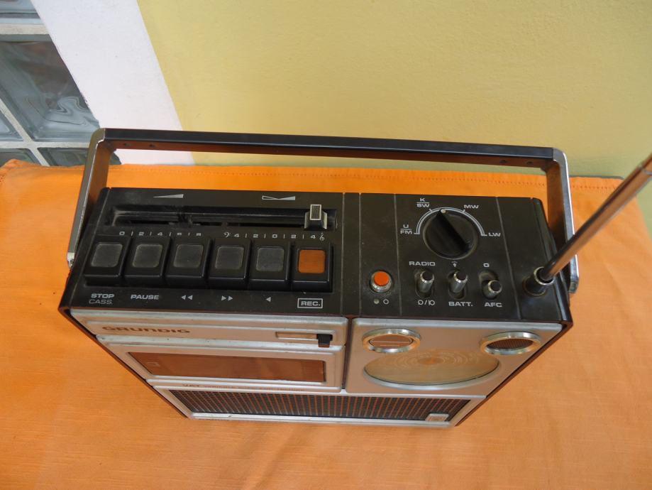 RADIO TRANZISTOR GRUNDIG