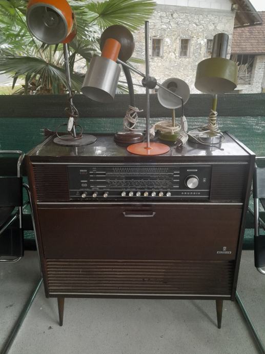 Retro radio gramofon omarica