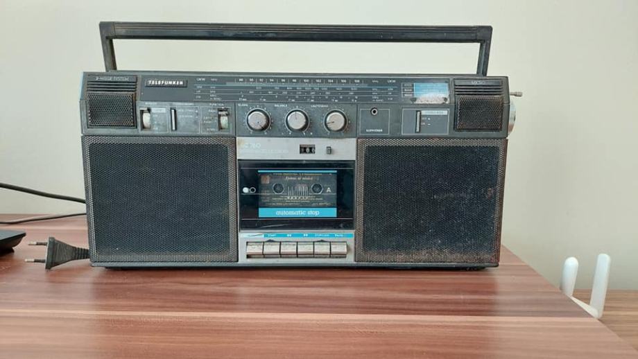 Retro / Vintage radio (radiokasetofon) TELEFUNKEN RC 760 (leto 1985)