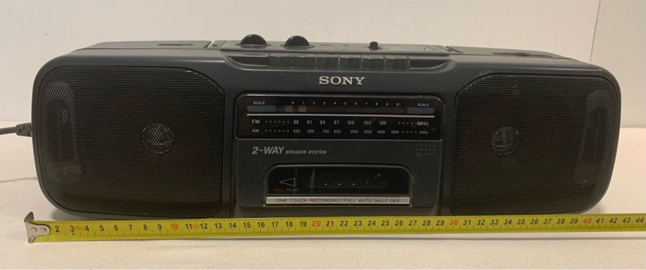 Neuničljiva klasika radio kasetar SONY Tiger