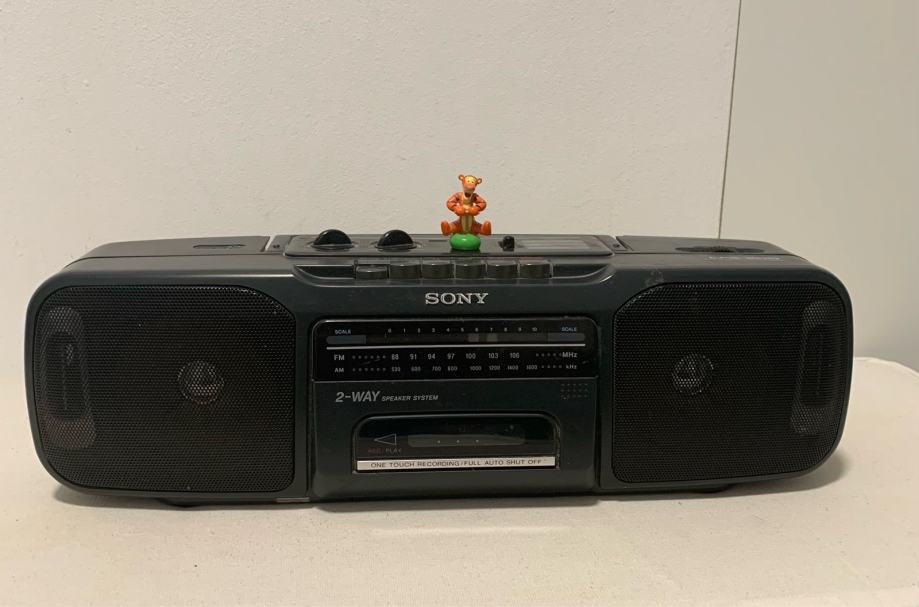 Neuničljiva klasika radio kasetar SONY Tiger