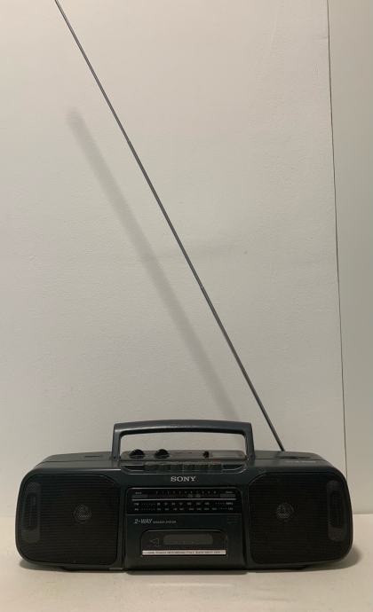 Neuničljiva klasika radio kasetar SONY Tiger