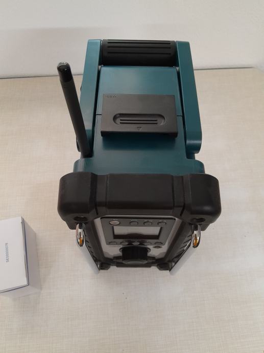 Prenosni radio Makita DMR116