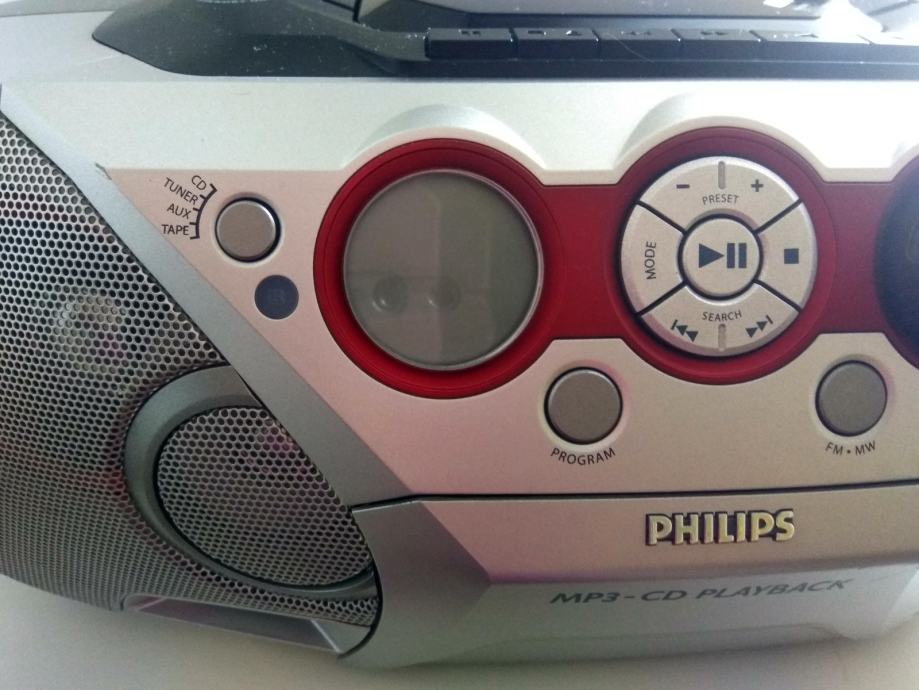 PRENOSNI RADIO PHILIPS (MP3-CD/CD PREDVAJALNIK, KASETOFON, AUX, IZHOD