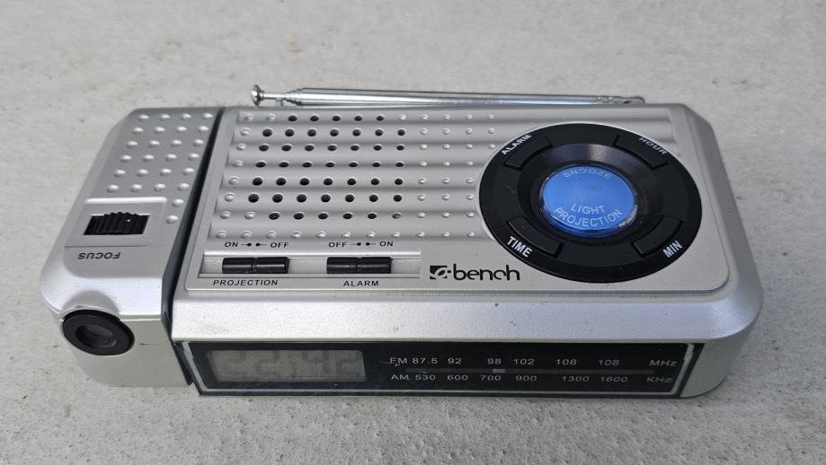 Radio BENCH KH2202 Prenosnik tranzistor Cena 5€ Ljubljana