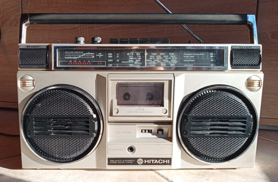 Radio Kasetofon HITACHI TRK-7011E