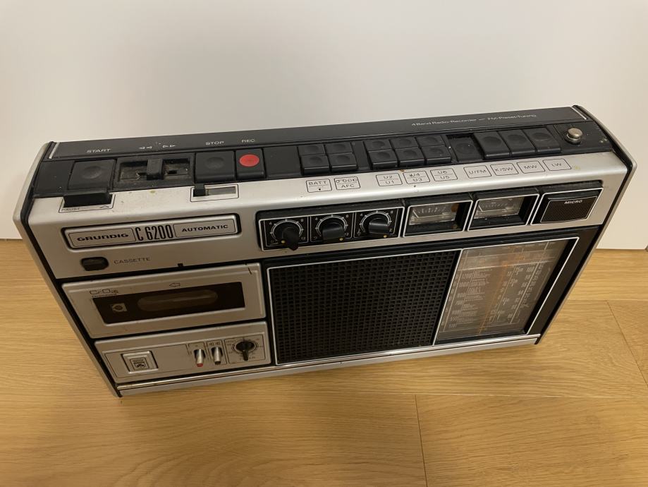 Radio kasetofon - kasetar - tranzistor