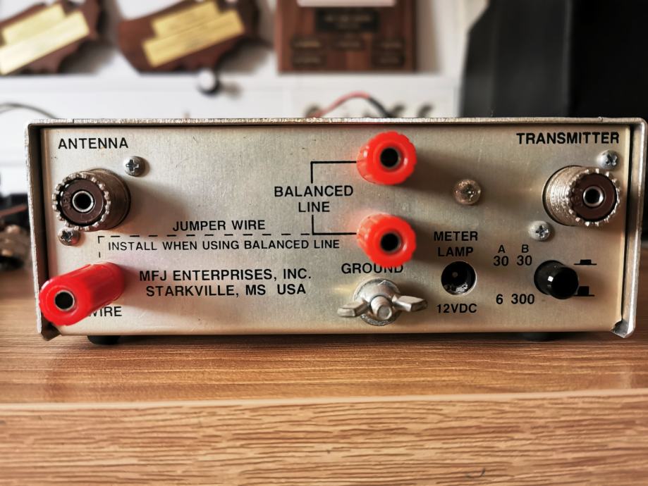 Antenski tuner MFJ-971