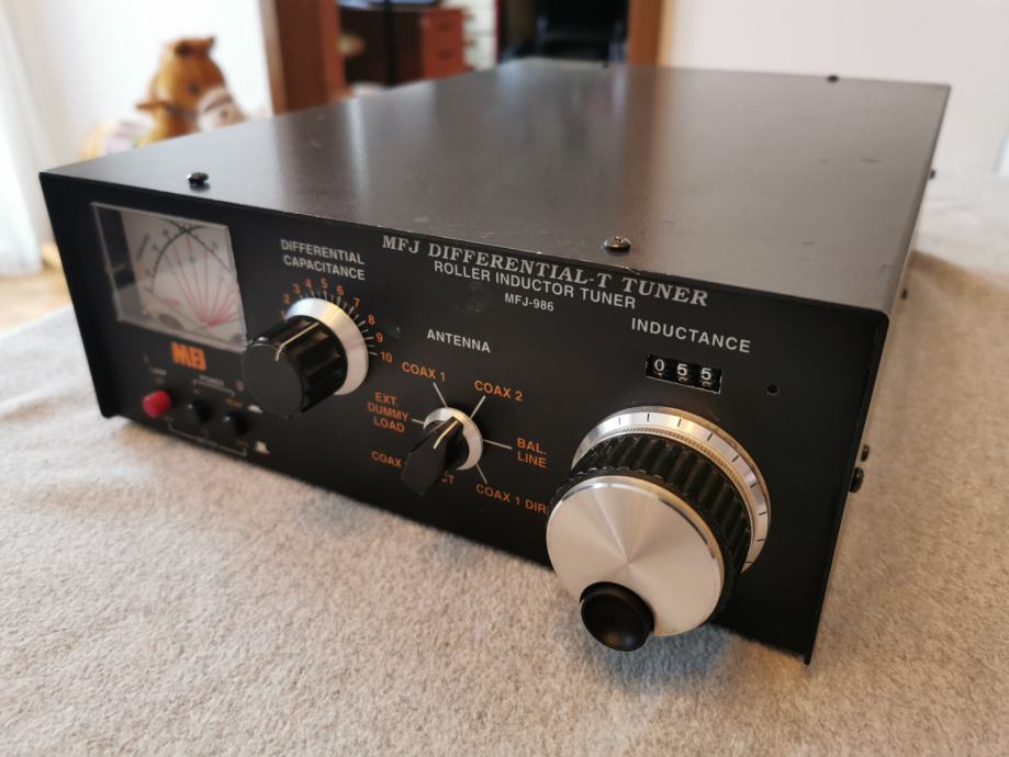 Antenski tuner MFJ-986