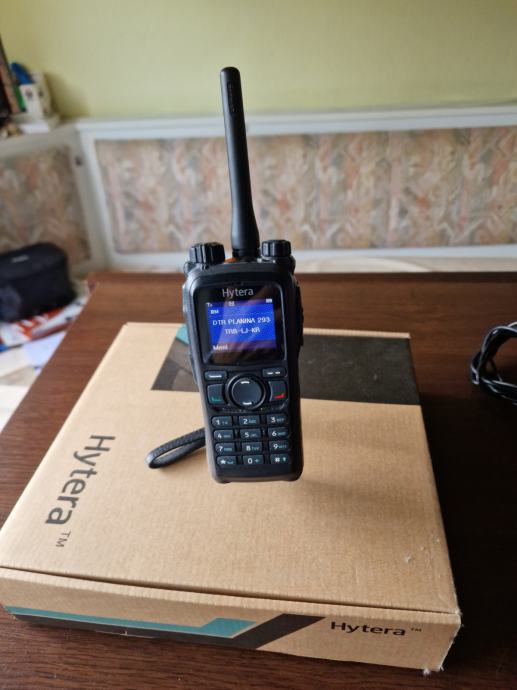 HYTERA PD 785+VELIKO DODATNE OPREME