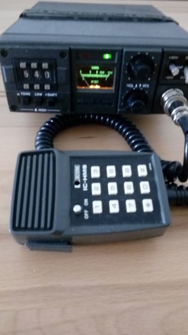 ICOM IC 22U klasika lepo ohranjena, originalna navodila, vredna nakupa