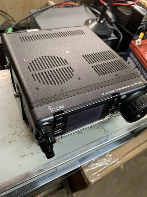 icom ic-7000 lep in veliko dodatne opreme