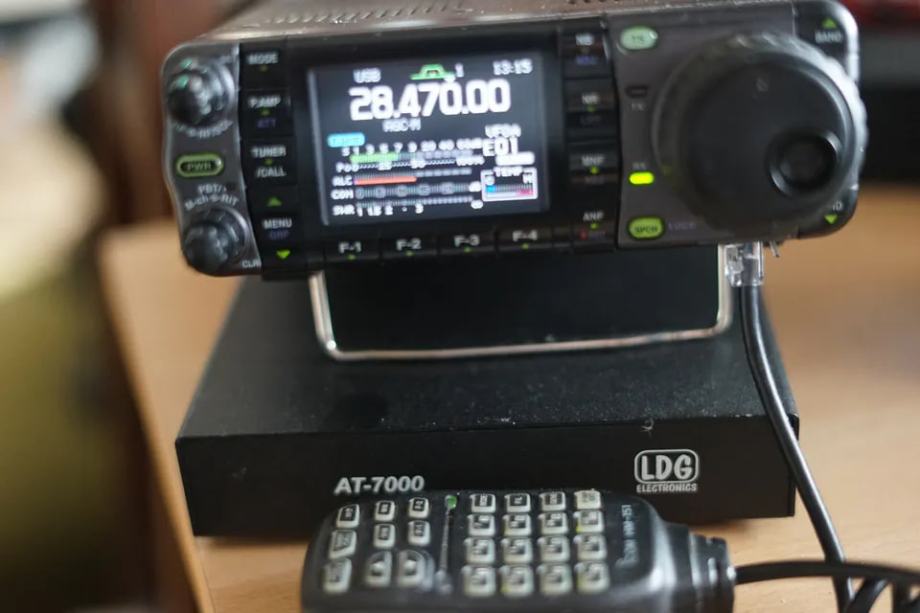 icom ic 7000 Radioamater + LDG AT 7000 ultimative field rig
