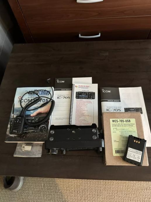 Icom IC-705 HF/VHF/UHF All Mode Portable QRP 5W/10W Transceiver