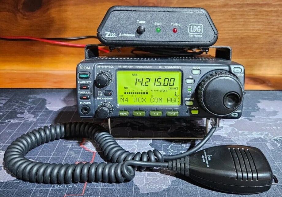 ICOM IC-706MKiiG Amateur Radio HF/VHF/UHF 100W + LDG Z100