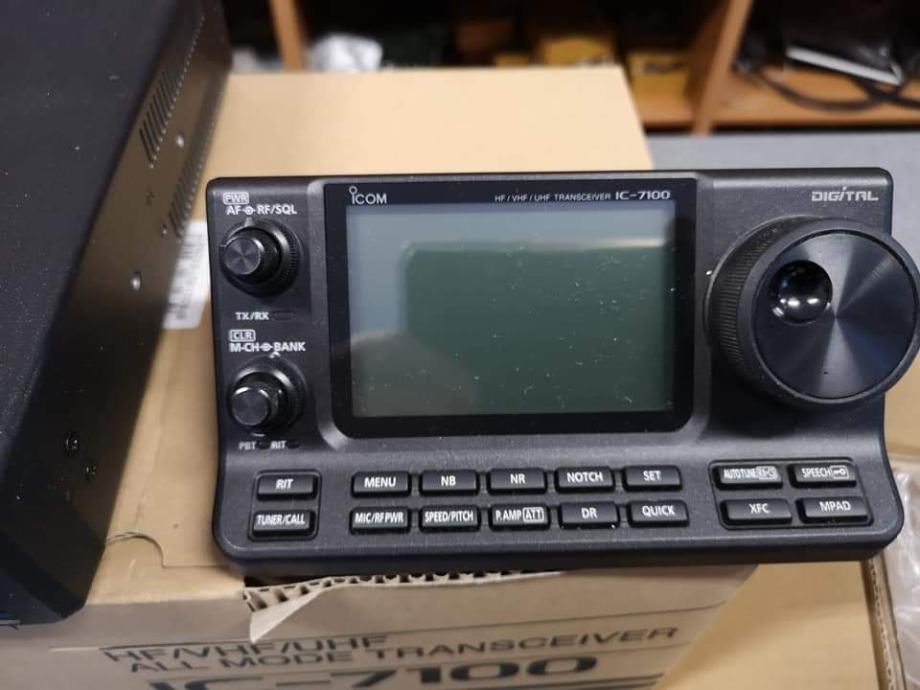 ICOM IC 7100