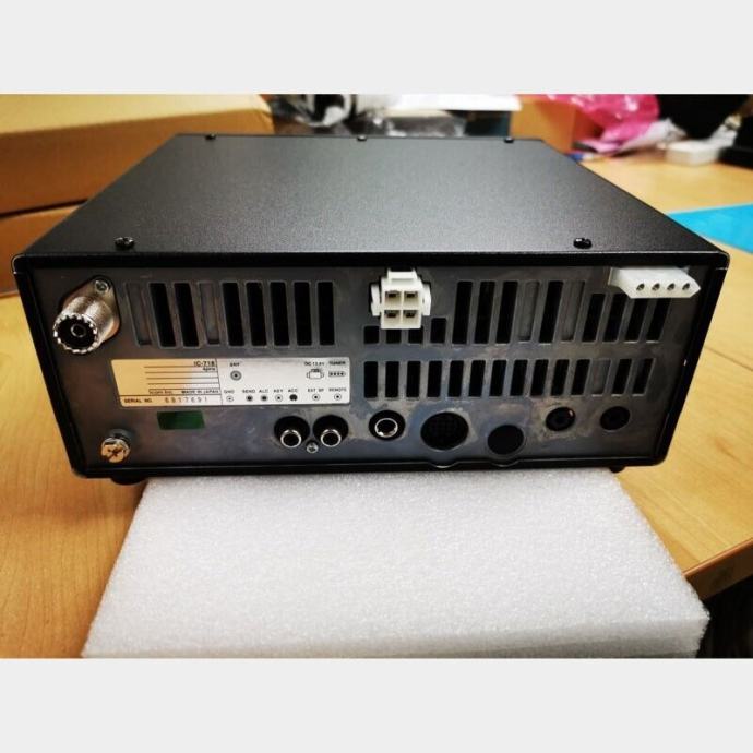 Icom IC-718 radio