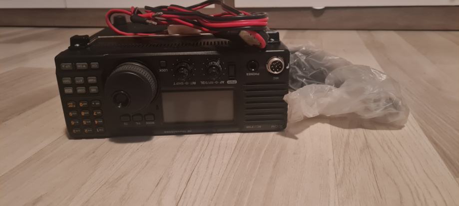 Icom IC-718