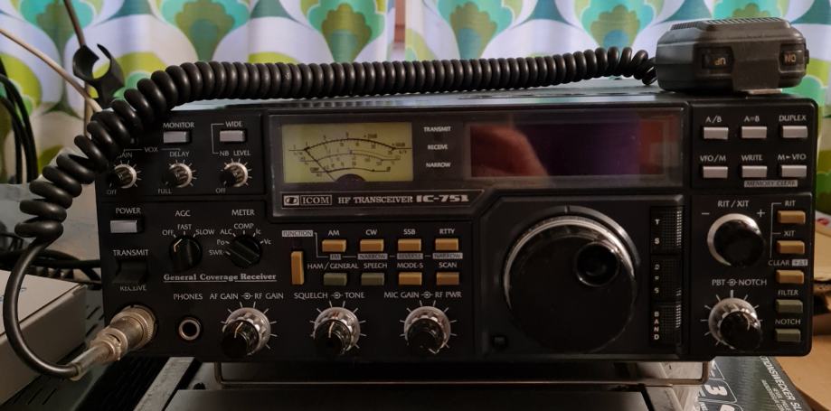 ICOM - IC 751