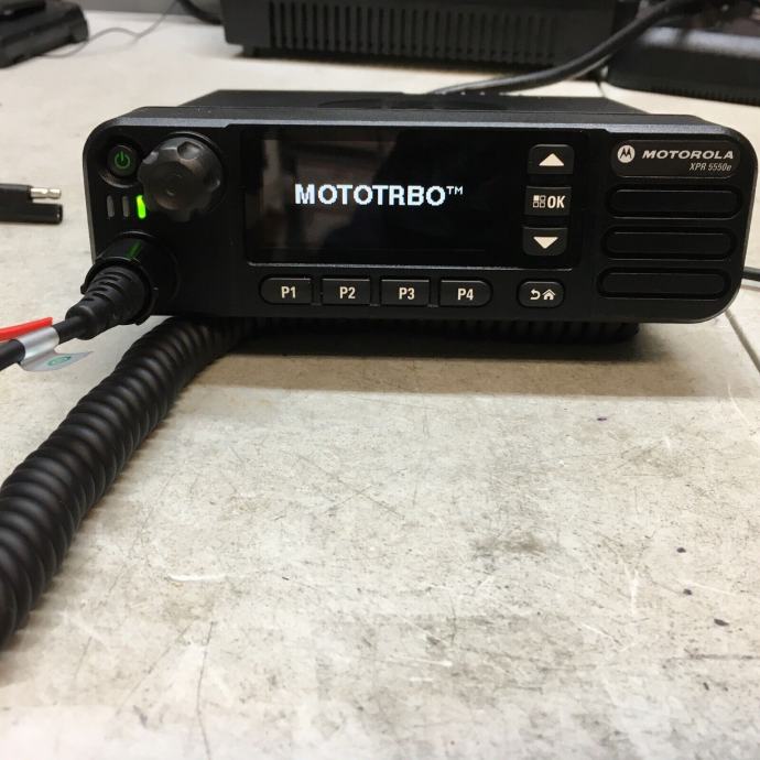 Mobilni radio MOTOROLA MOTORBO VHF 136-174 MHz
