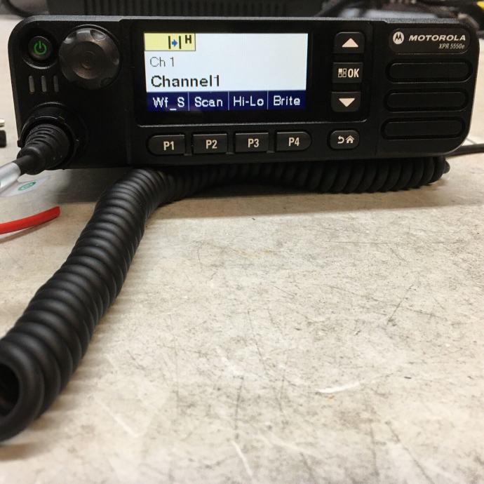 Mobilni radio MOTOROLA MOTOTRBO VHF 136-174 MHz