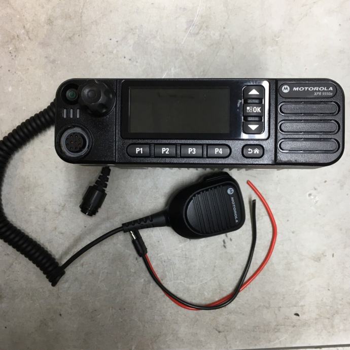 Mobilni radio MOTOROLA MOTOTRBO VHF 136-174 MHz