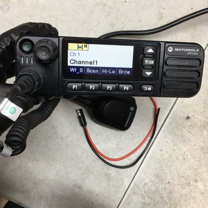 Mobilni radio MOTOROLA MOTOTRBO VHF 136-174 MHz