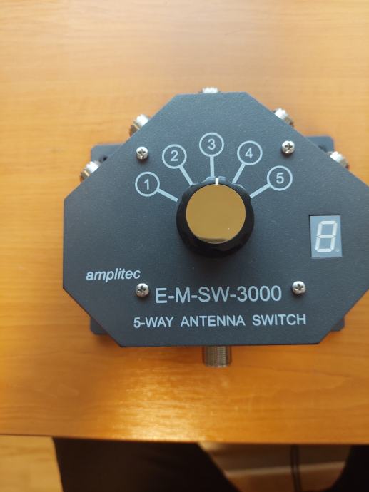 Prodam antenski preklopnik za 5 anten 2000W