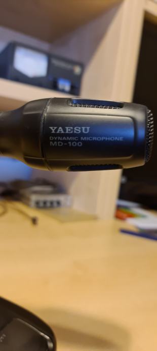 Yaesu MD-100