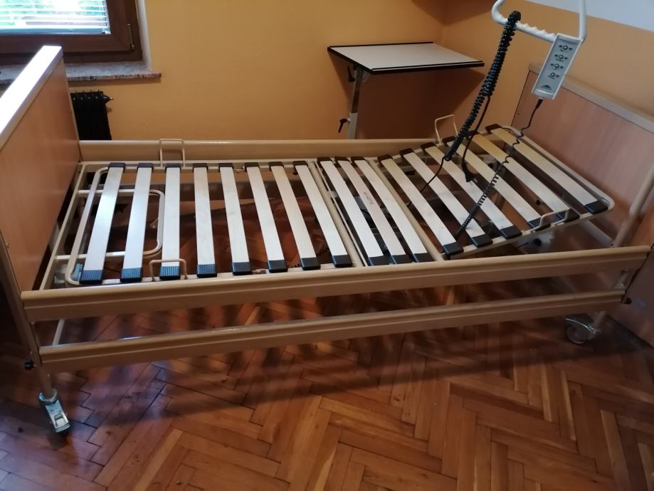 Bolniška postelja električna