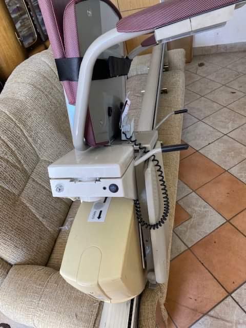 Hišno dvigalo za invalide