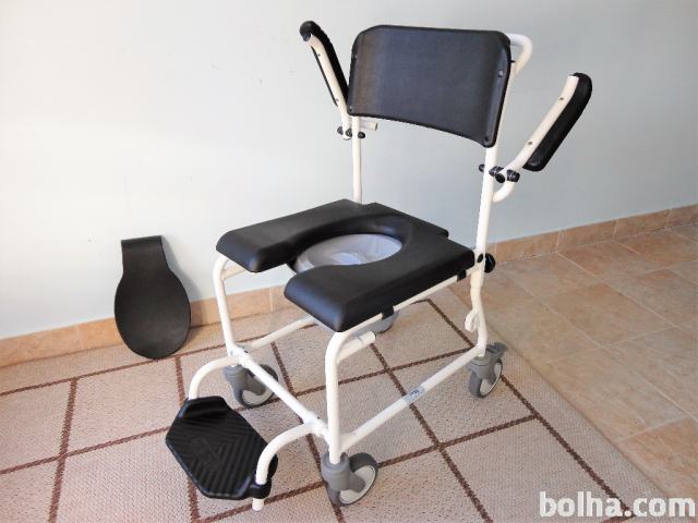 Invalidski toaletni wc+tuš voziček, na kolesih z zavoro