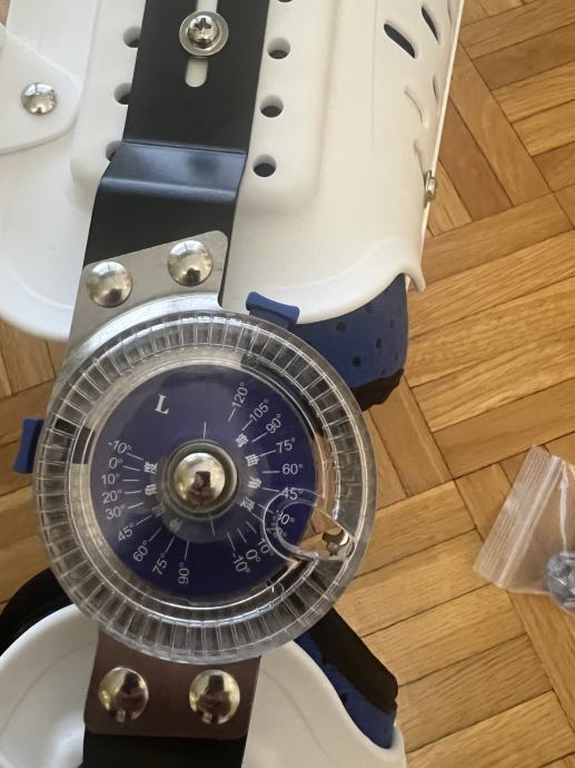 Opornica za nogo longeta proti ekstenziji kolena
