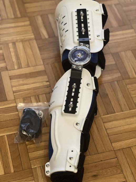 Opornica za nogo longeta proti ekstenziji kolena