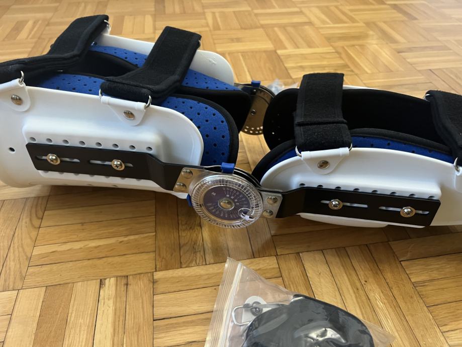 Opornica za nogo longeta proti ekstenziji kolena