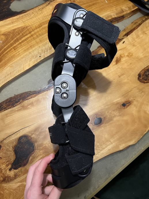 Schaper OHS Knee Brace PCL (opornica za koleno oz kolenske vezi)