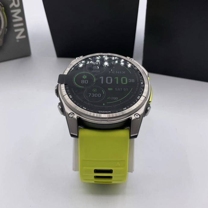 Ura Garmin Fenix 8 Sapphire Solar 51mm rumena/grafitna NOVA