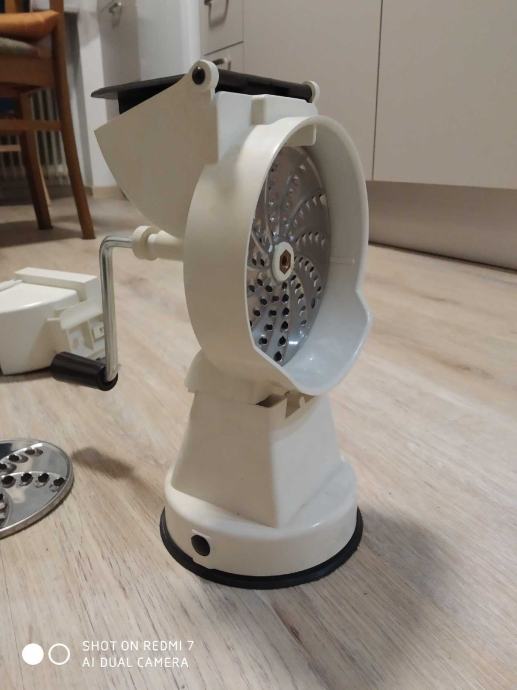 Multex,ročni rezalec in drobilec za vse vrste sadja in zelenjave