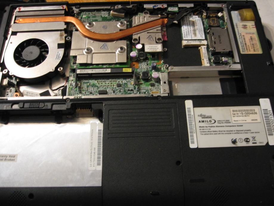 Fujitsu Siemens Amilo Pi2550 - za rezervne dele