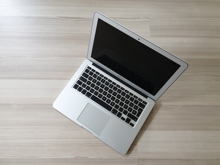 prenosnik Apple MacBook Air, celega ali po delih