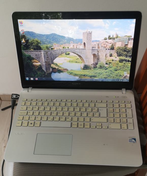 Sony, Asus, Toshiba, Acer, Terra - deli za prenosnike