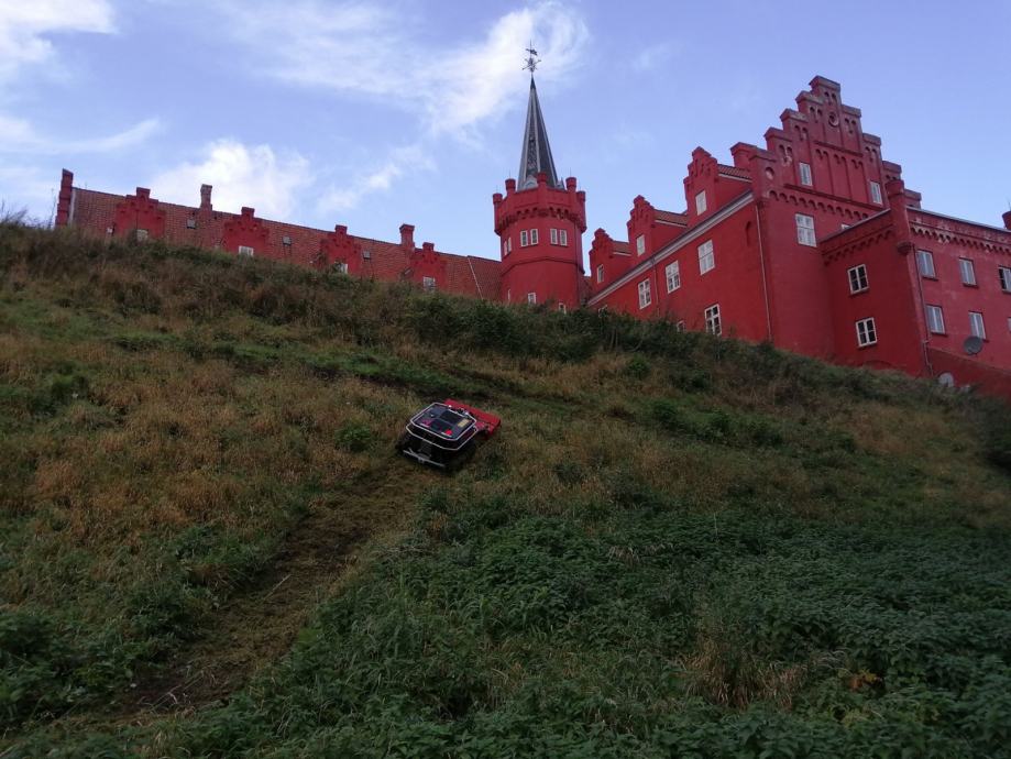 GOLJAT Daljinsko voden mulčer kladivar TIMAN RC 1000