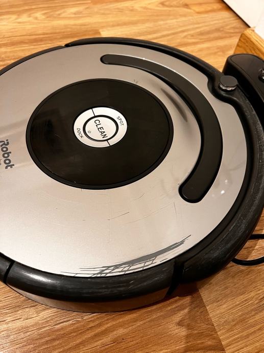 i Robot Roomba robotski sesalec