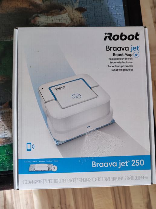 Robotski pomivalec in čistilec tal Braava jet 250