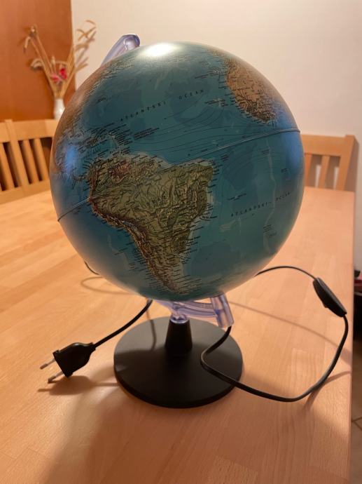 Globus svetilka